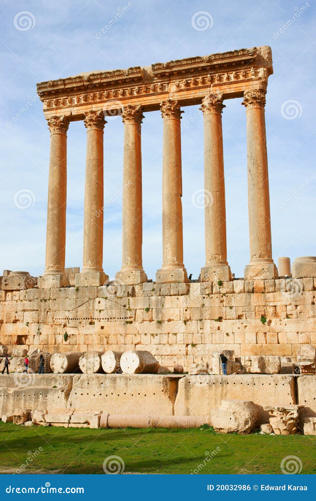 Jupiter Temple editorial photo. Image of roman, temples - 20032986