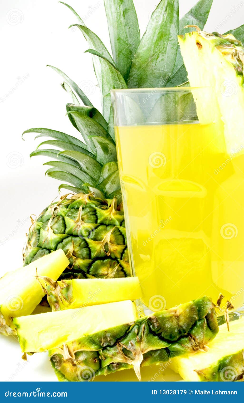 Jus d'ananas image stock. Image du juteux, produit, nature - 13028179
