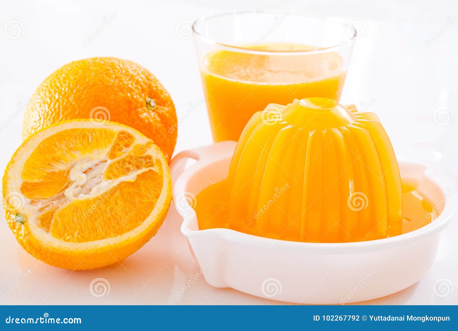 Jus d'orange photo stock. Image du organique, fruits - 102267792