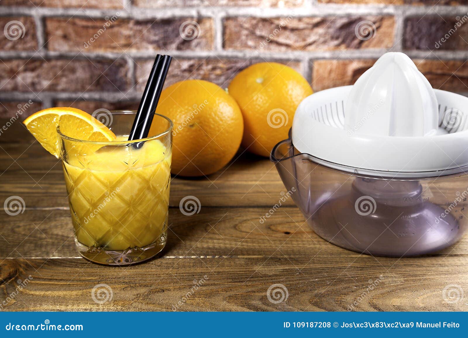 Jus d'orange en pers stock foto. Image of baksteen, tropisch - 109187208