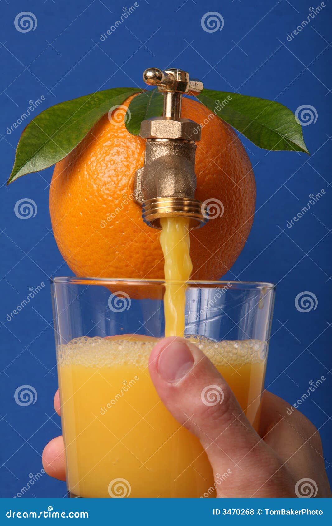 Jus d'orange frais photo stock. Image du frais, soif, pour - 3470268