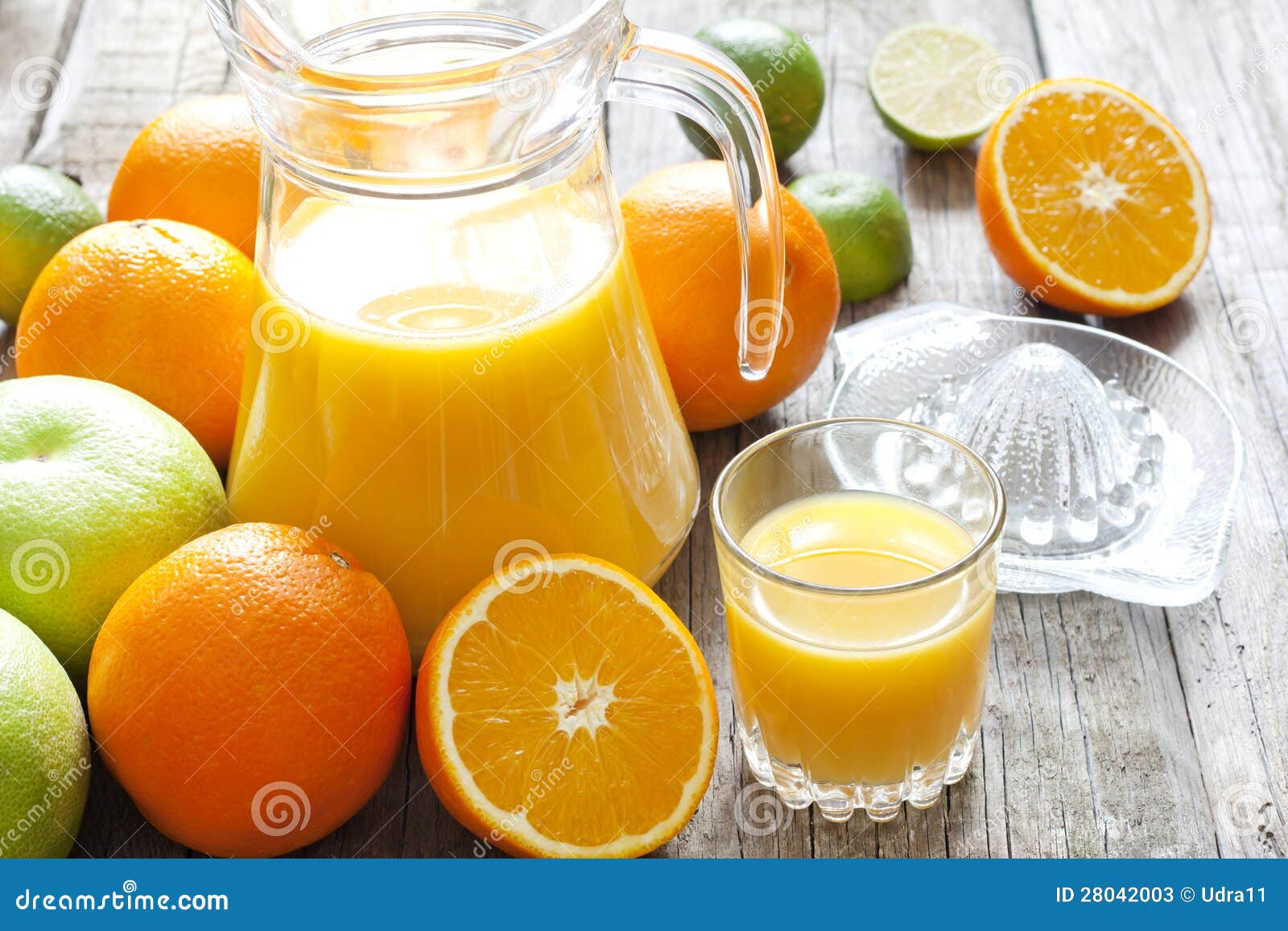 Jus D'orange Met Kalkgrapefruit En Pers Stock Afbeelding - Image of ...
