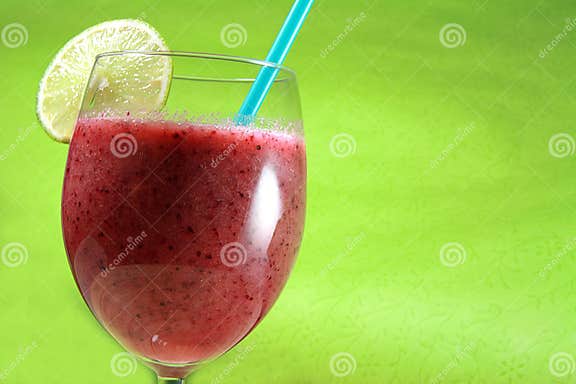 Jus de fruit image stock. Image du boisson, fruité, amer - 2162689