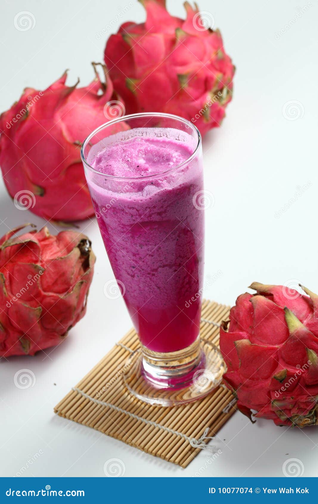 Jus de fruit de dragon photo stock. Image du rouge, délicieux - 10077074