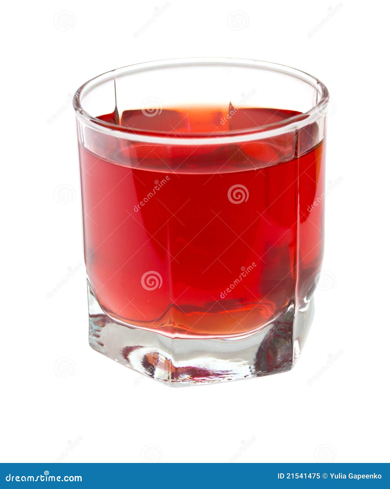 Jus Rouge Sur Une Glace Sur Le Blanc Image stock - Image du martini ...