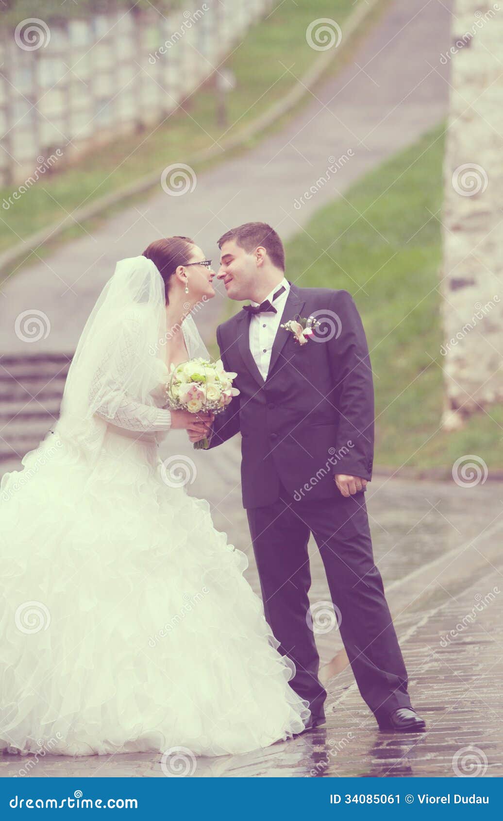 Just married couple stock image. Image of couple, wedding - 34085061