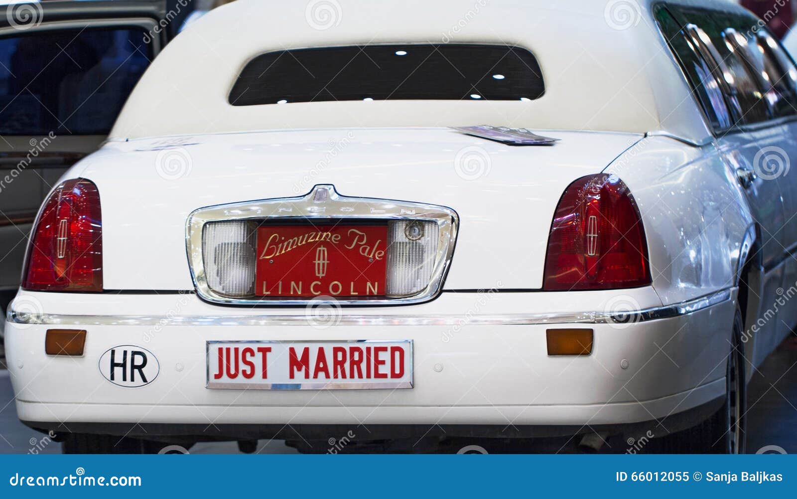 Just Married limousine stock image. Image of headlamp - 66012055