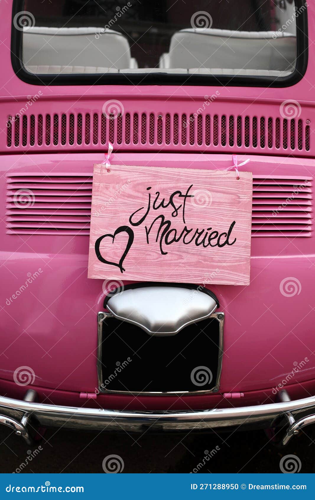 Just Married Wedding Sign on Car Stock Photo - Image of boot, newlyweds ...