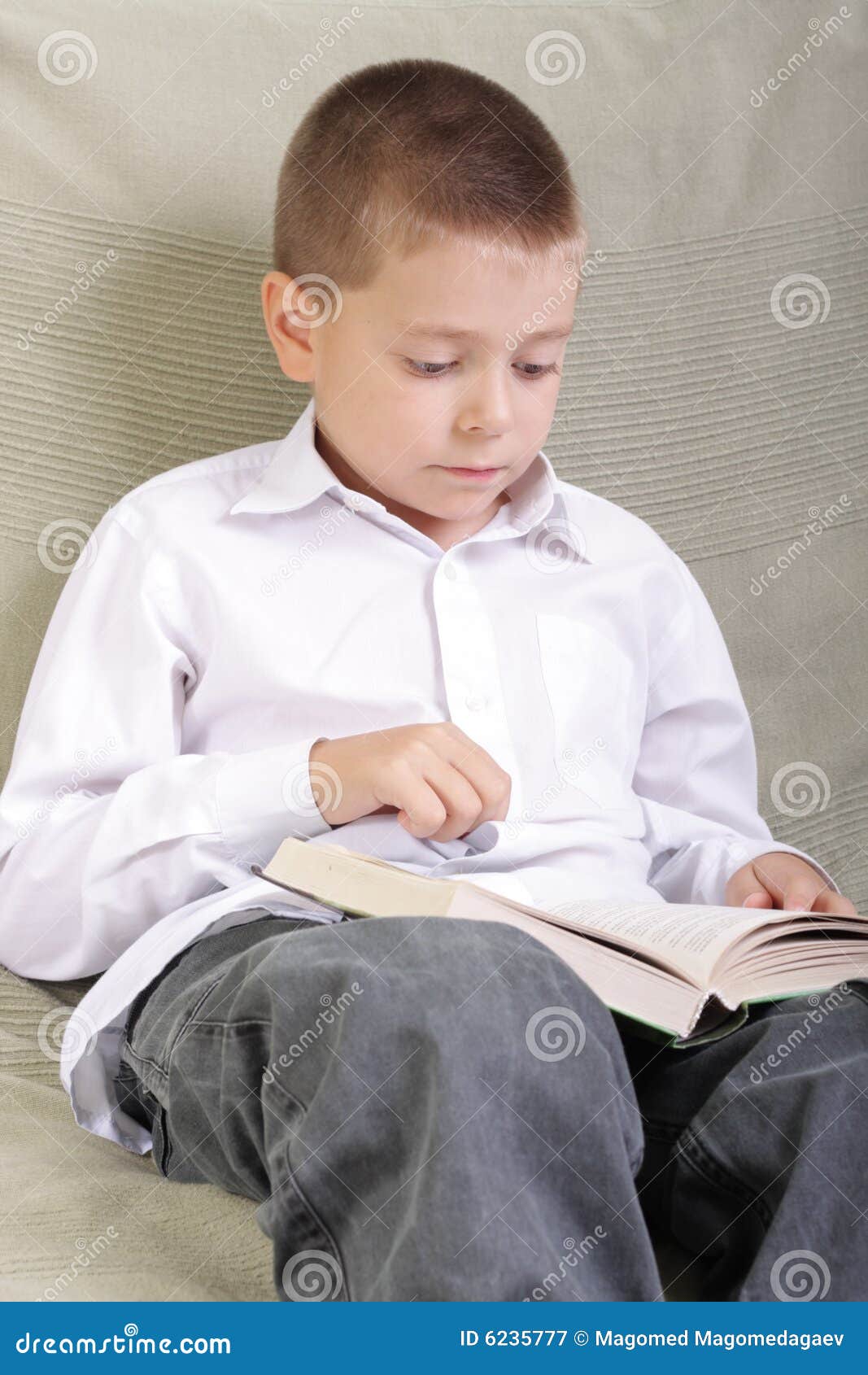 Just reading stock image. Image of interest, learning - 6235777
