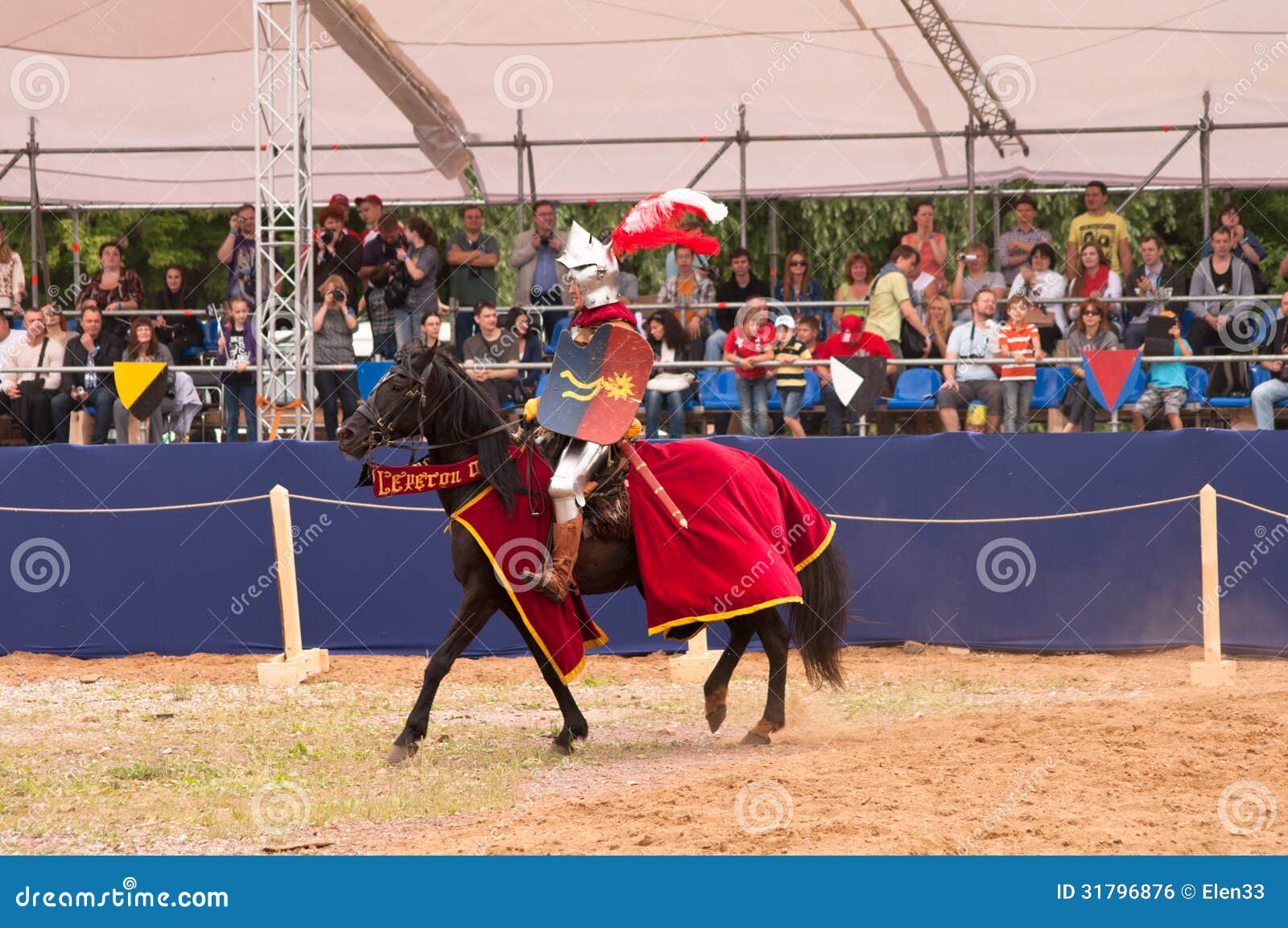 Justa medieval foto editorial. Imagen de galopante, acero - 31796876