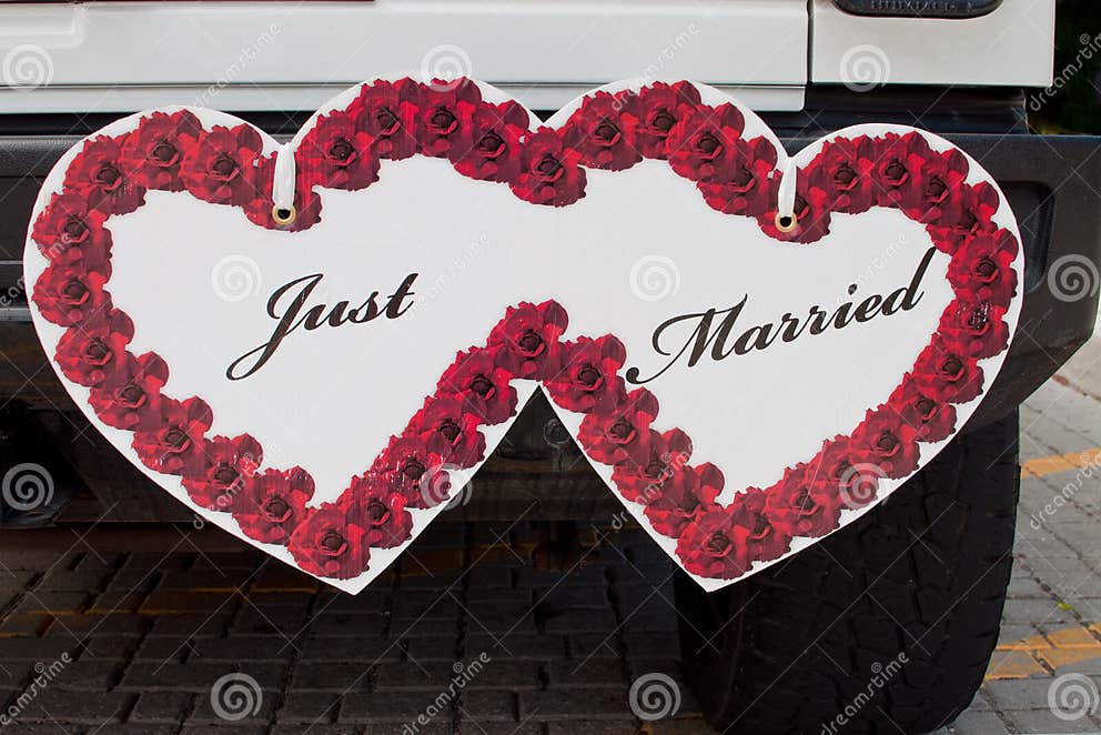 Juste signe marié image stock. Image du coeur, fleur - 20762189