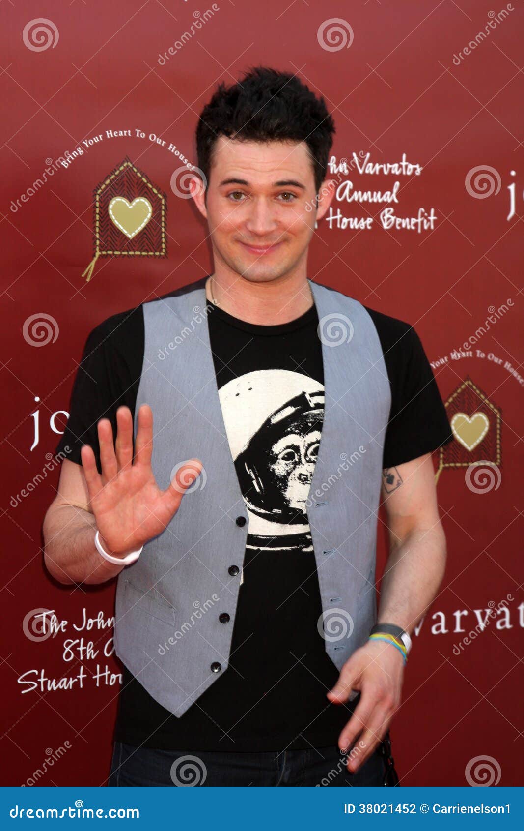 Justin WIllman editorial photography. Image of arriving - 38021452