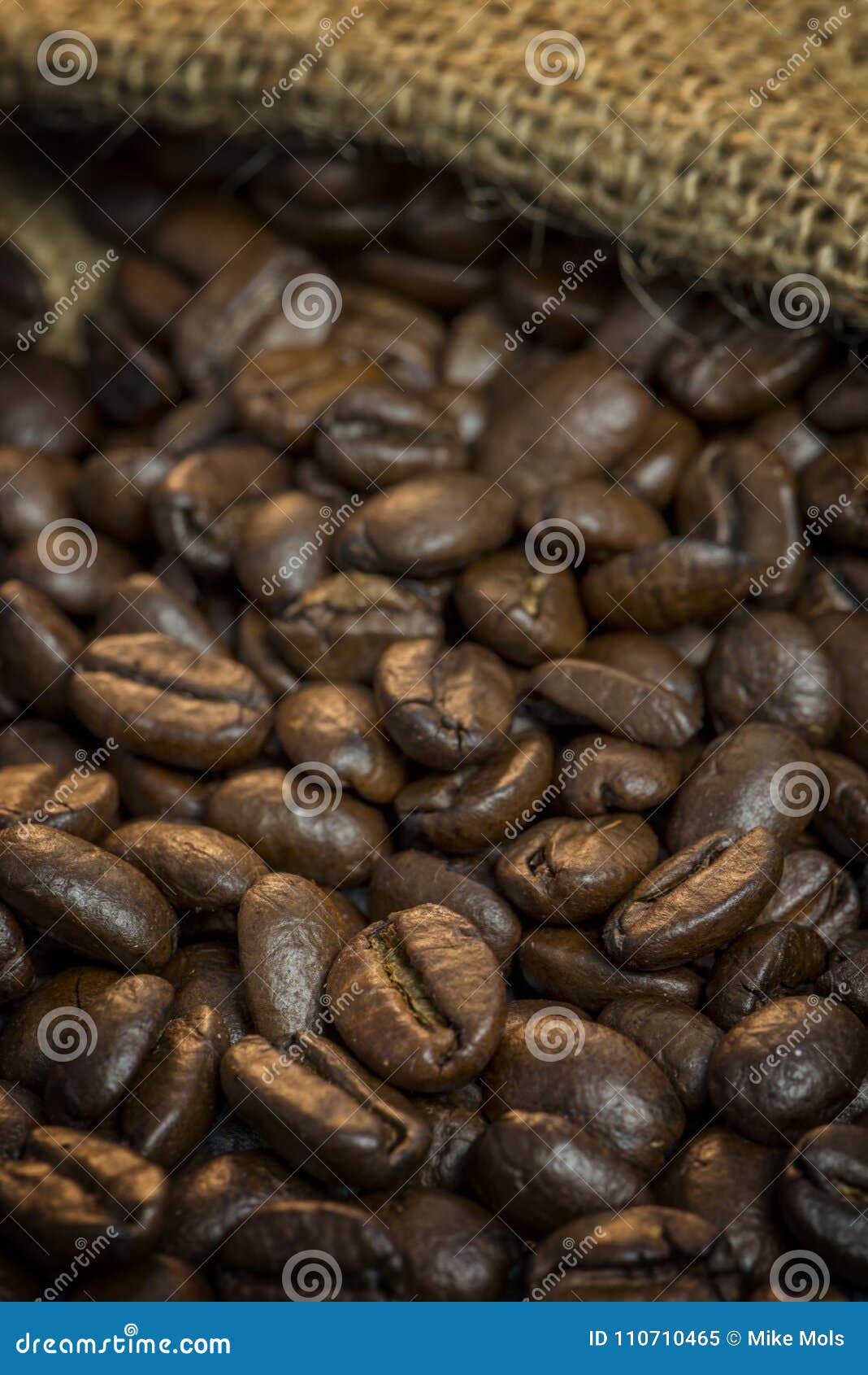 Jute bag with coffee beans stock image. Image of frame - 110710465