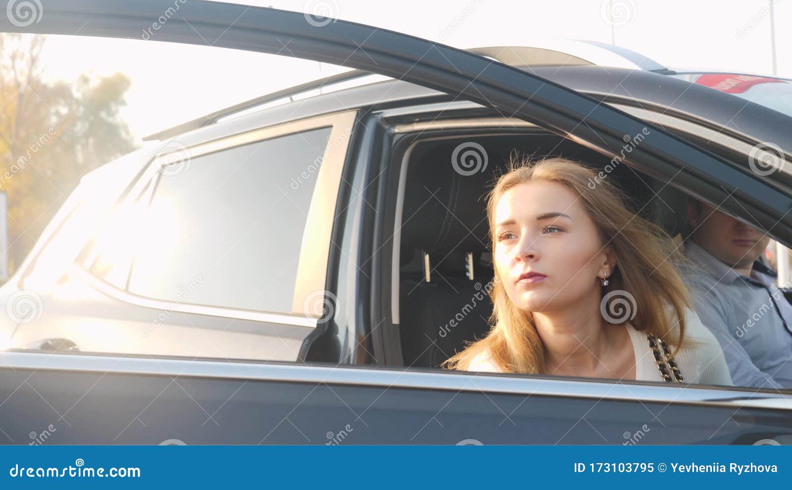 4k Video Of Beautiful Woman Kissing Her Husband In Car And Walking To