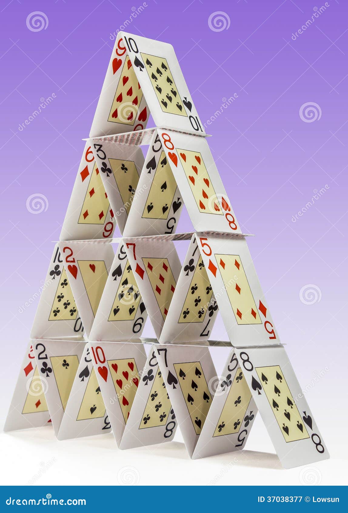 Kaartenhuis stock afbeelding. Image of zaken, niemand - 37038377