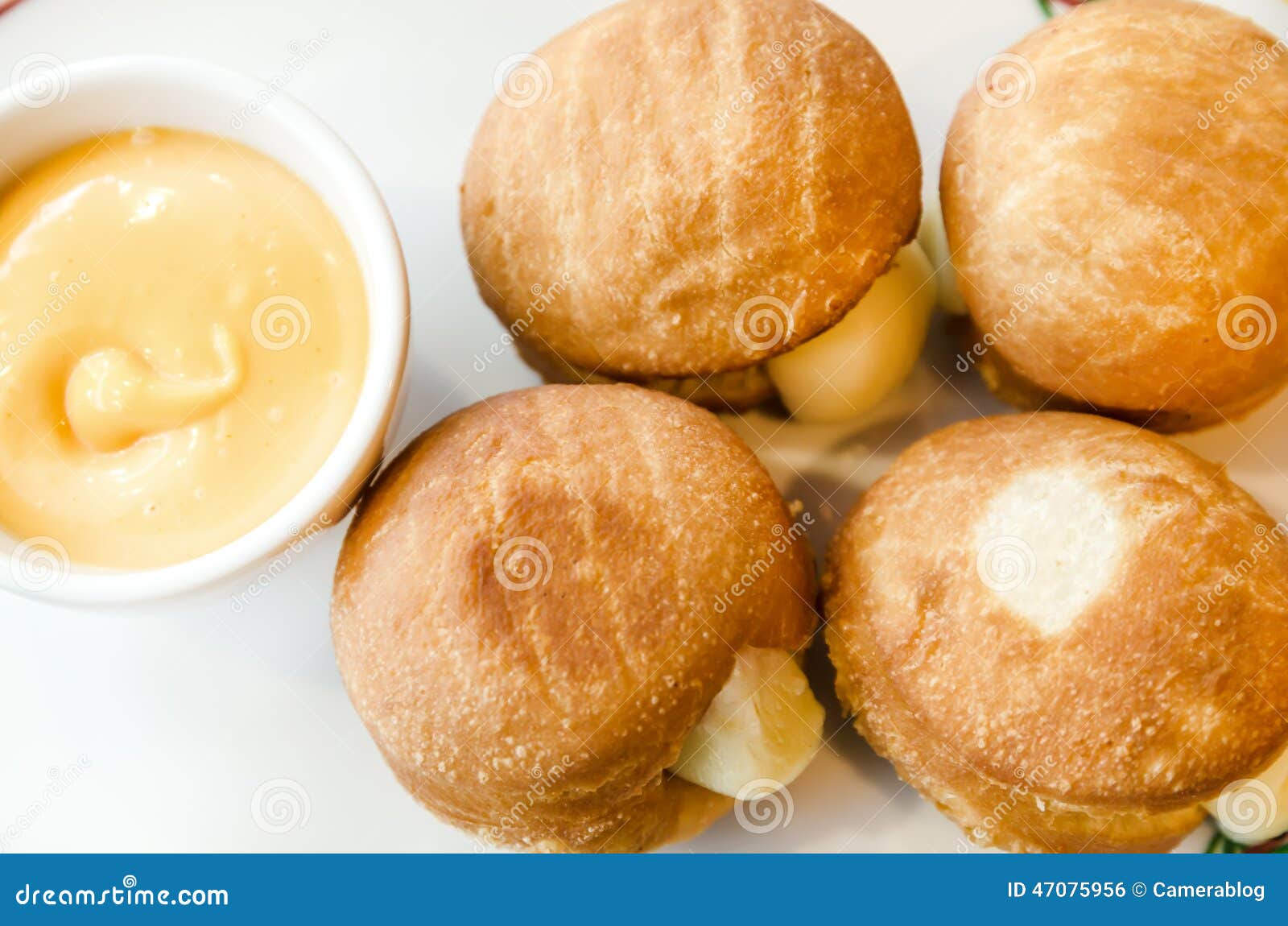 Kaasballen stock foto. Image of groenten, ballen, koken - 47075956