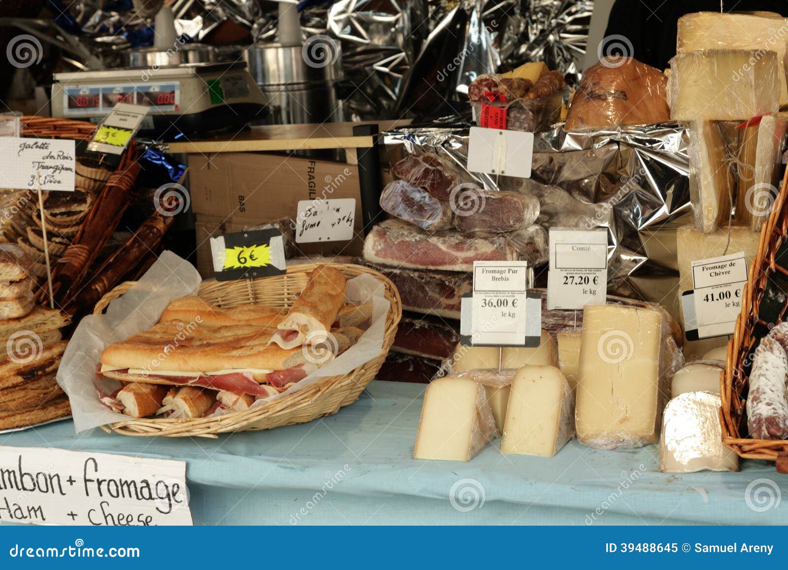 Kaasmarkt in Frankrijk stock afbeelding. Image of gastronomisch - 39488645