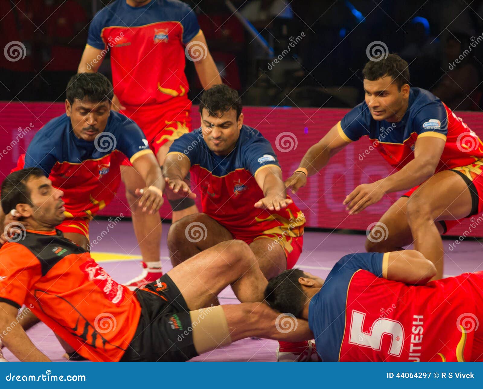 Kabaddi Raider and Defenders Editorial Photography - Image of umumba ...