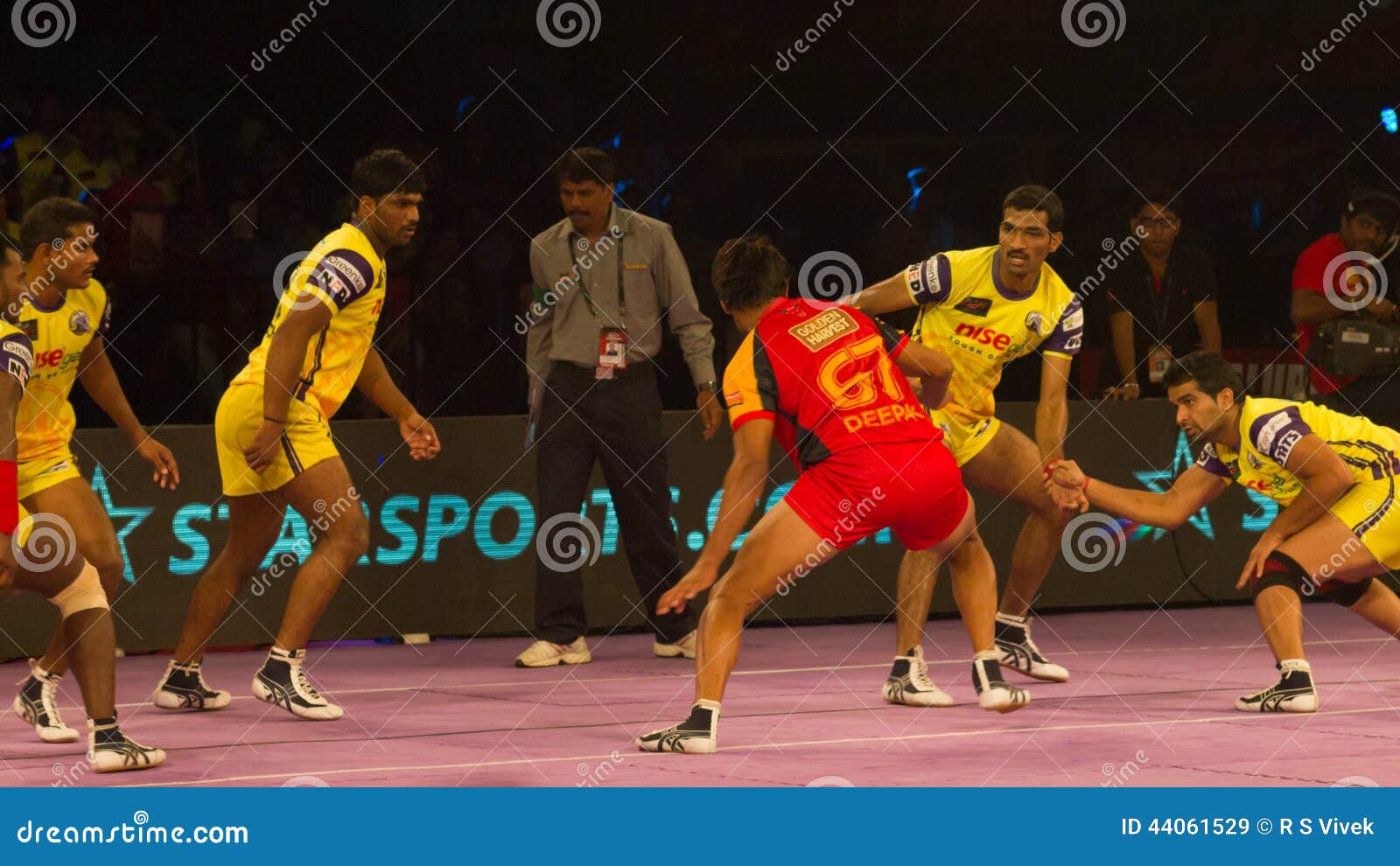 Kabaddi sport action editorial stock image. Image of involved - 44061529