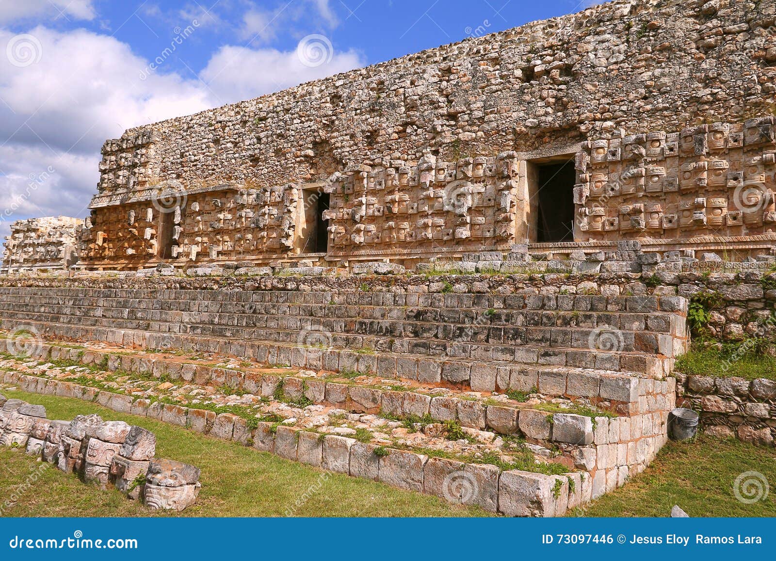 Kabah in Yucatan, Mexiko stockfoto. Bild von eindeutig - 73097446