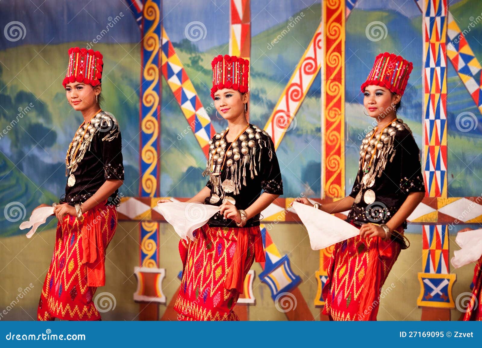 Kachin Folk Dance Editorial Image | CartoonDealer.com #24173612