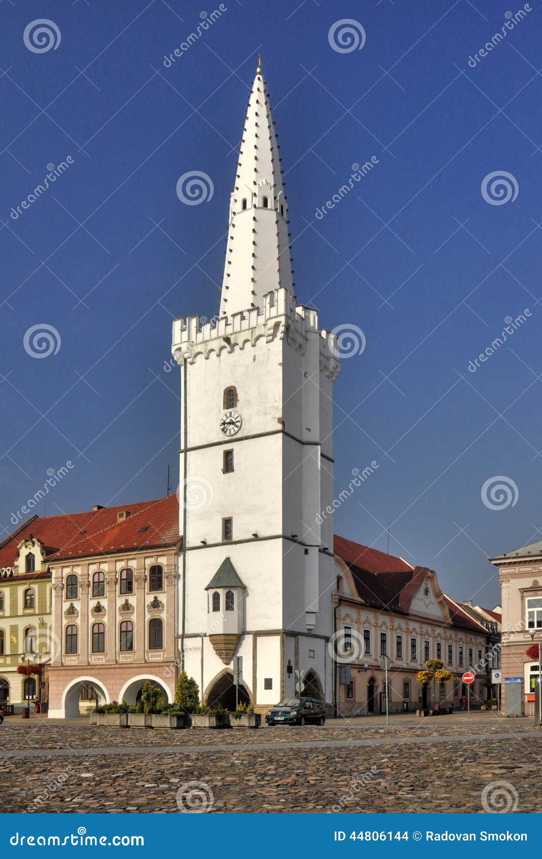 Kadan city editorial stock image. Image of church, houses - 44806144