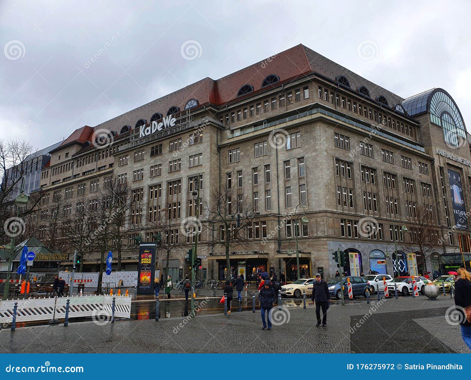 KaDeWe Shopping Mall editorial photography. Image of germany - 176275972