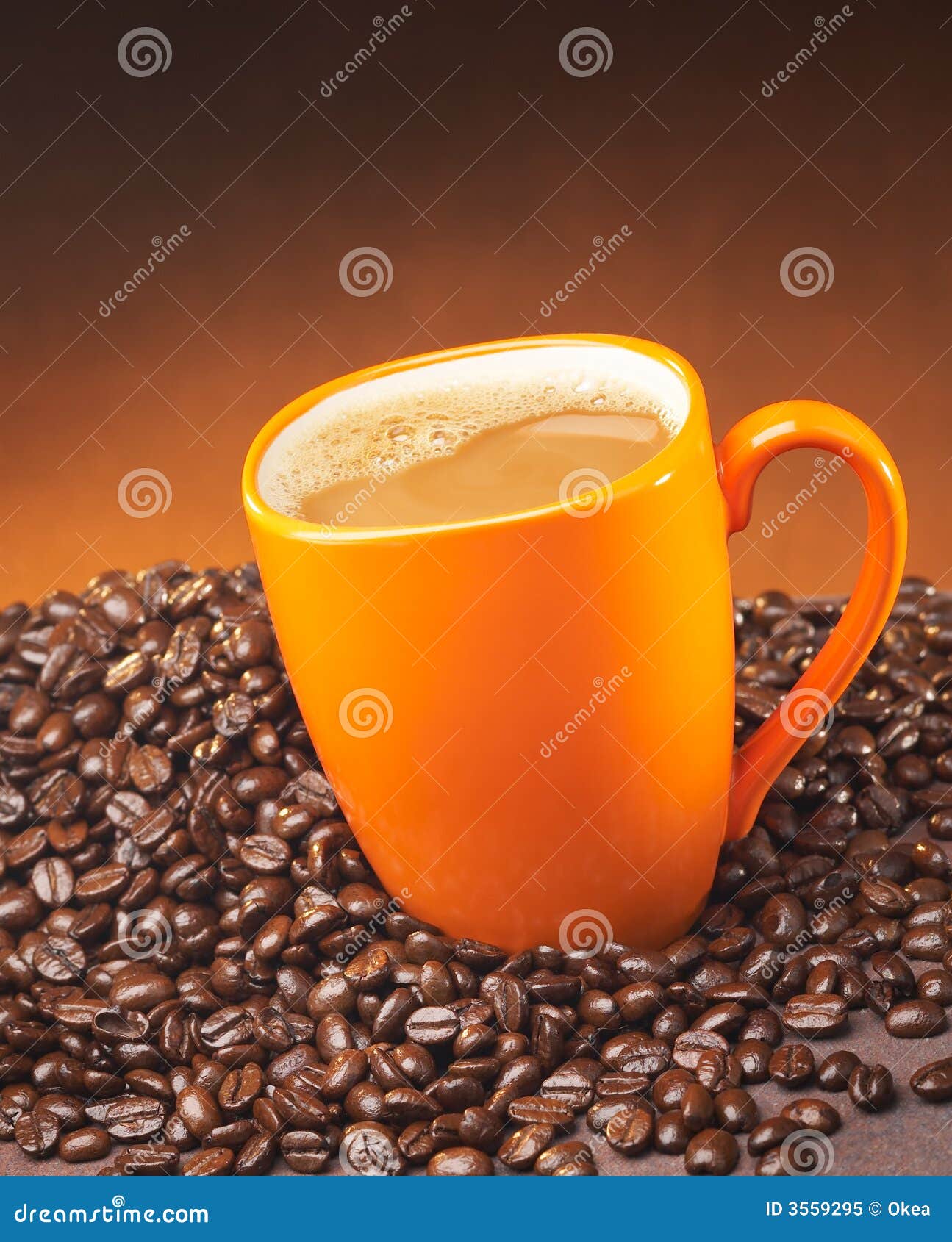 Kaffee in einem Becher stockbild. Bild von bruch, studio - 3559295