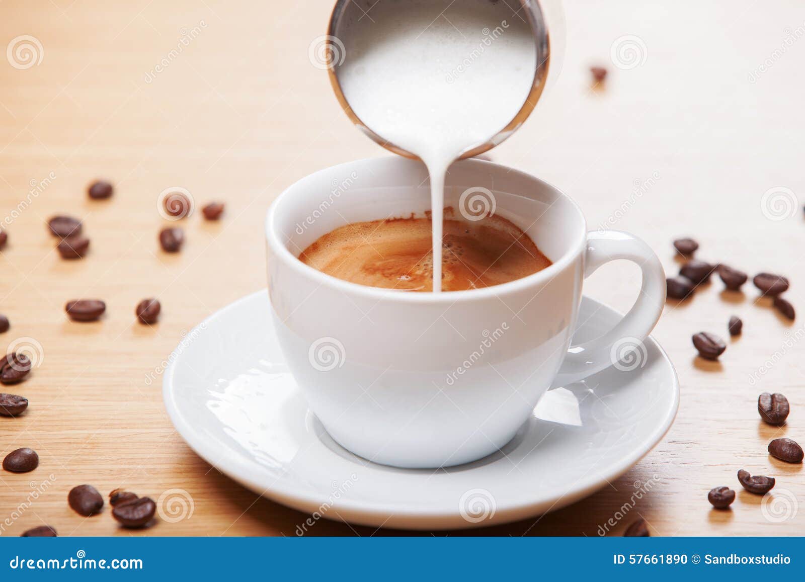 Kaffee und Milch stockfoto. Bild von teller, britisch - 57661890