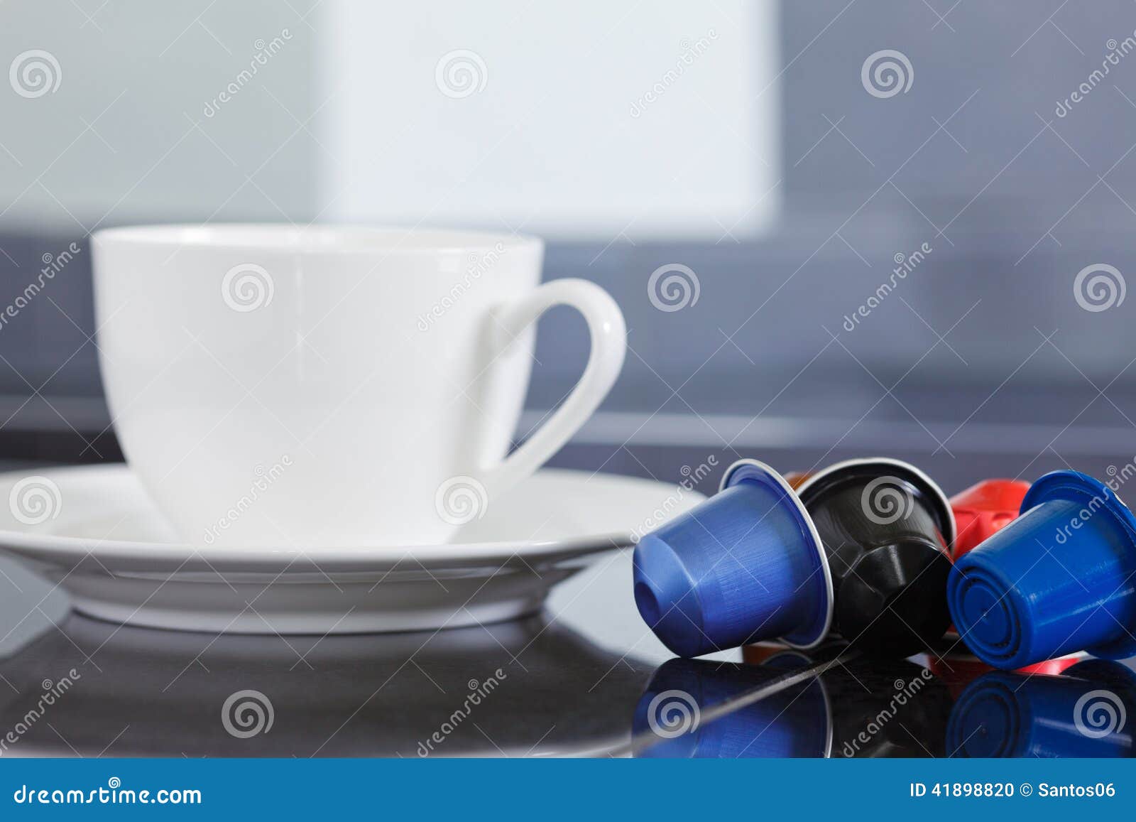 Kaffeekapseln stockfoto. Bild von auslegung, umgebung - 41898820