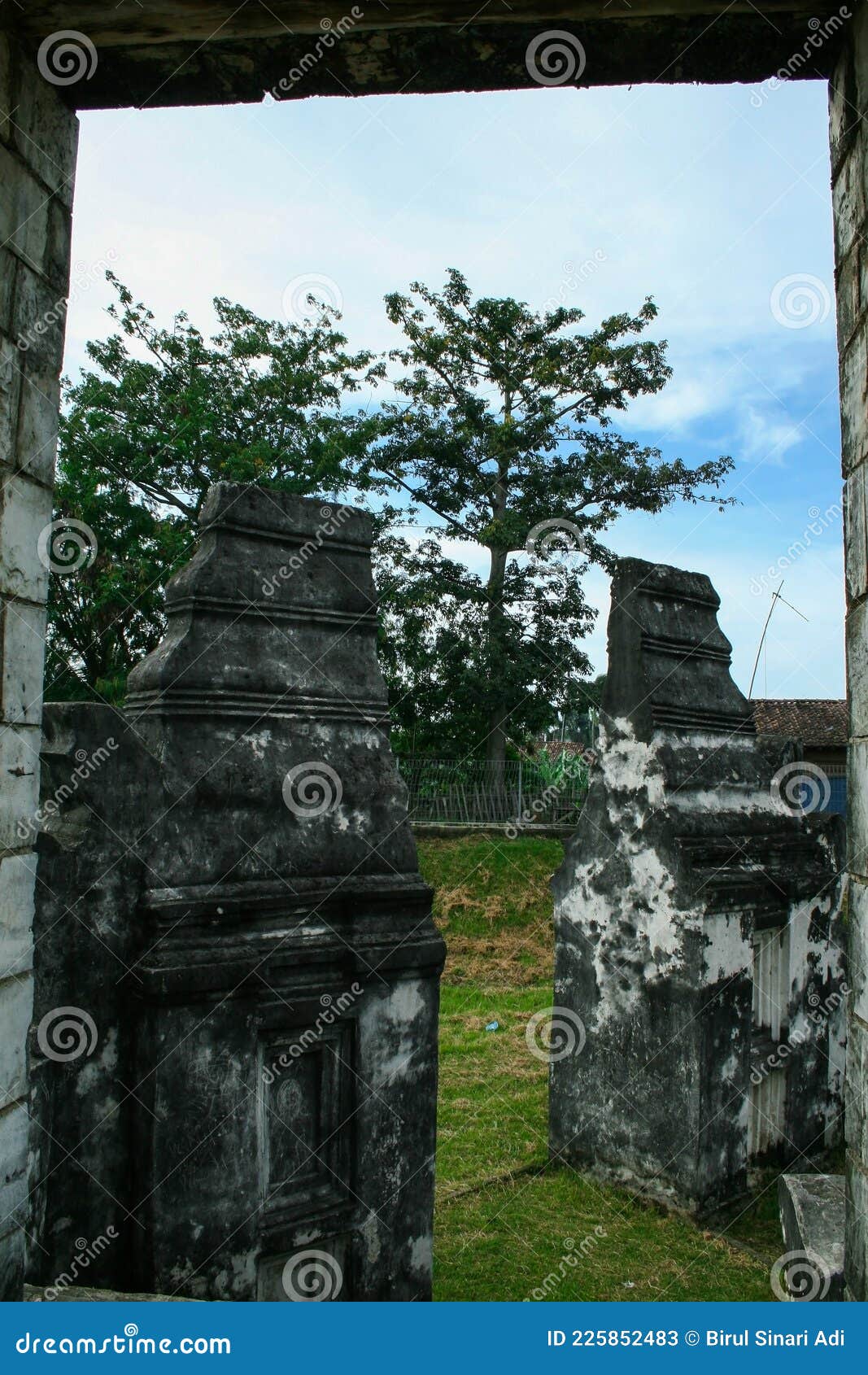 The Kaibon Palace, Istana Kaibon Editorial Stock Photo - Image of ...
