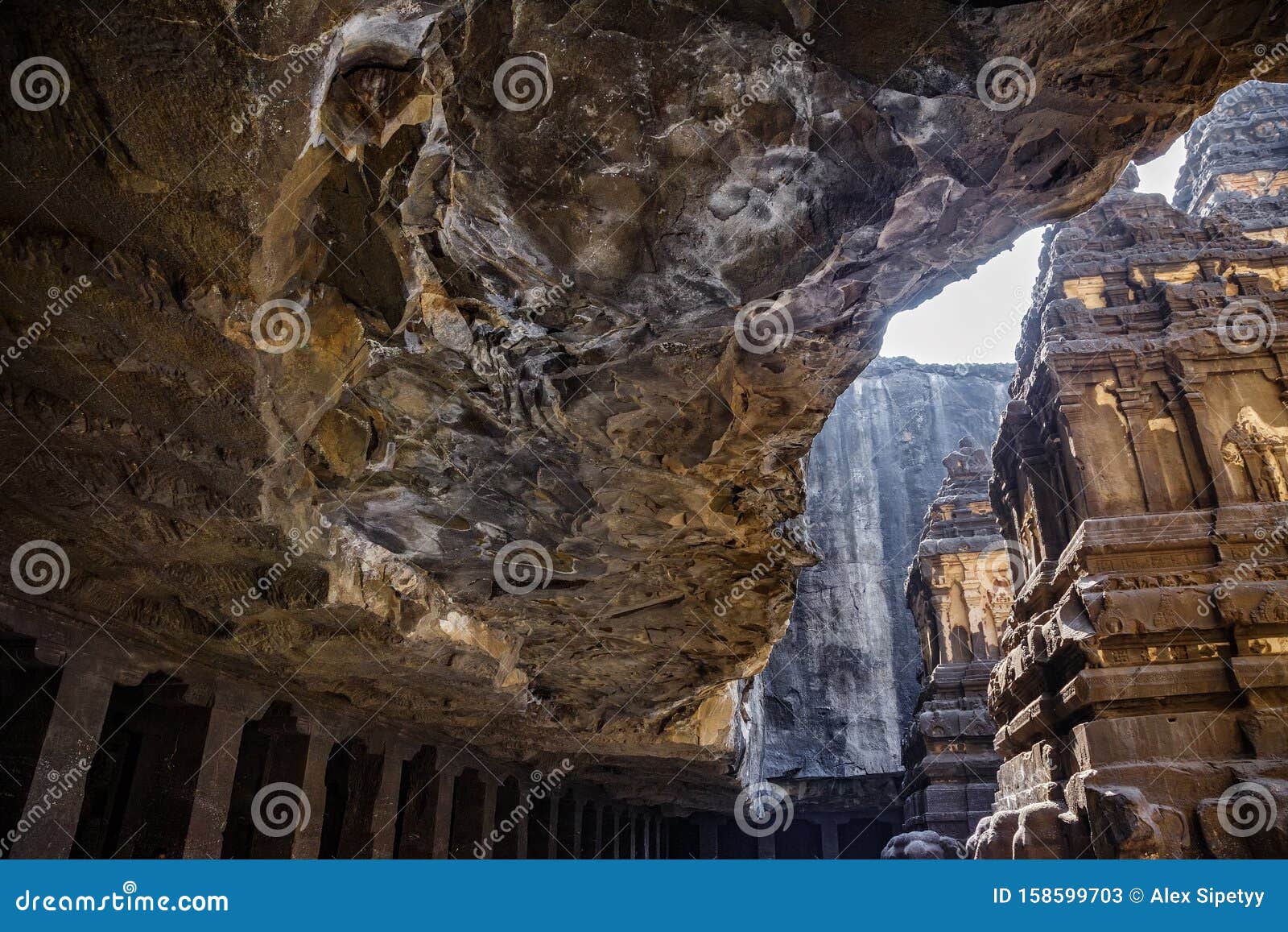 Kailash Temple in Ellora. Massive Monolithic Stone Ceiling Supported by ...