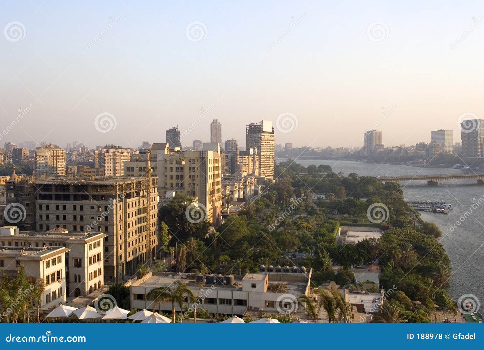 Kairo-Stadt stockfoto. Bild von gasse, stadt, architektur - 188978