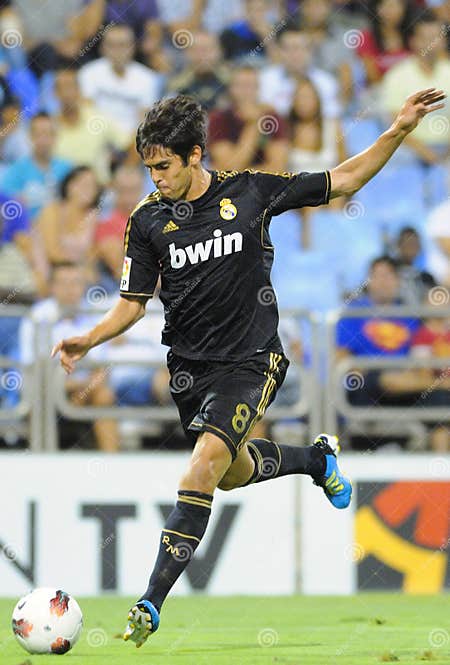 Kaka shooting editorial image. Image of brazil, division - 21654070