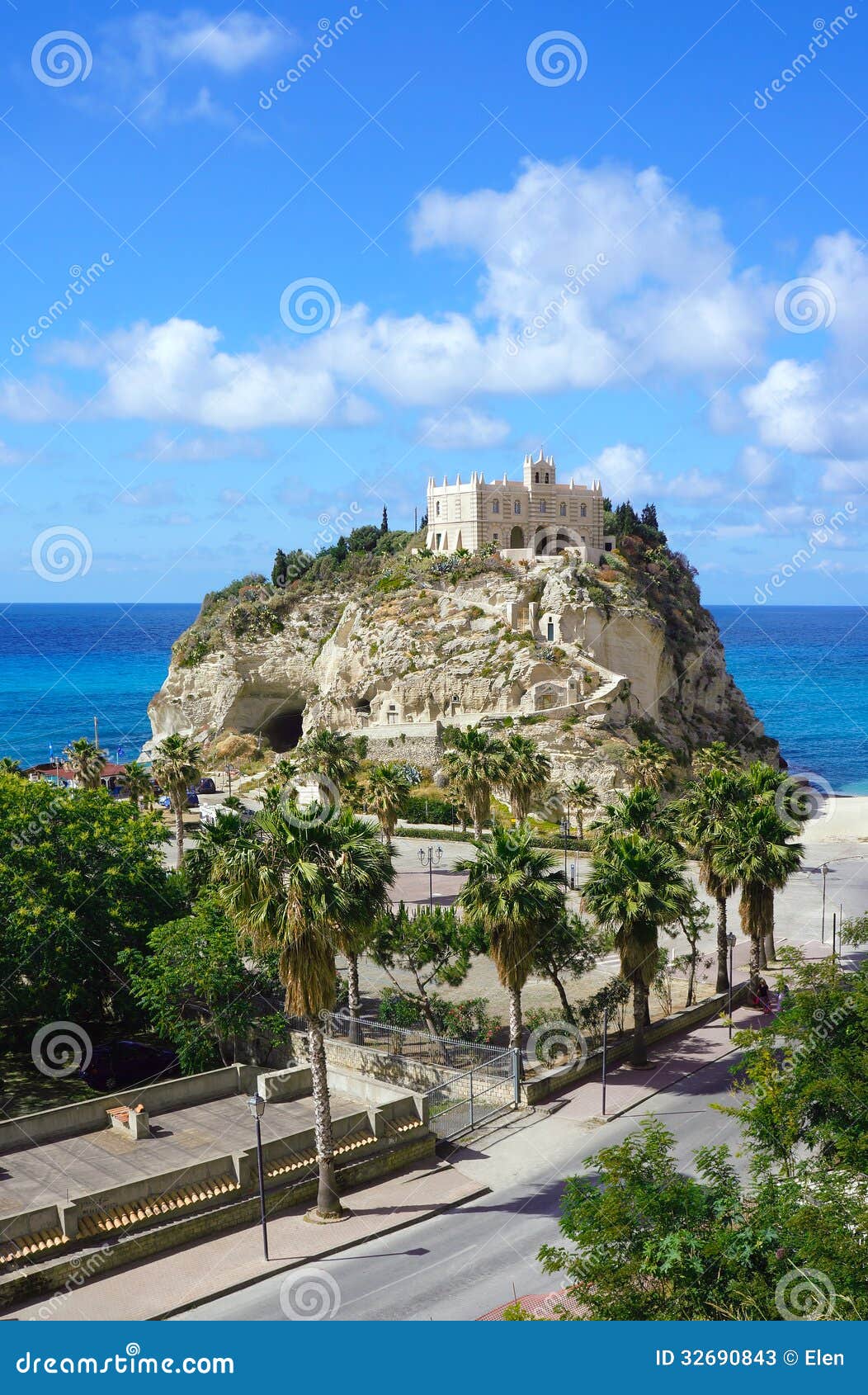 Kalabrien, Kirche in Tropea-Stadt Stockbild - Bild von hügel, nave ...