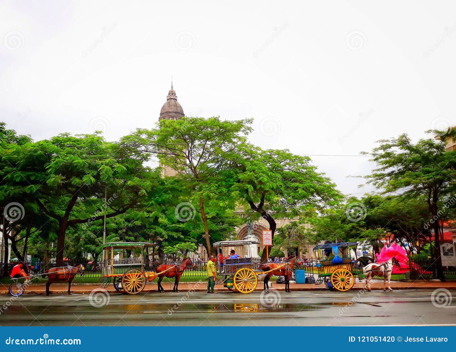 Kalesa stock photo. Image of manila, philippines, church - 121051420