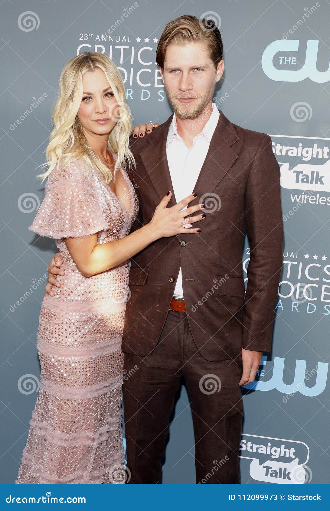 Kaley Cuoco e Karl Cook foto de stock editorial. Imagem de monica ...