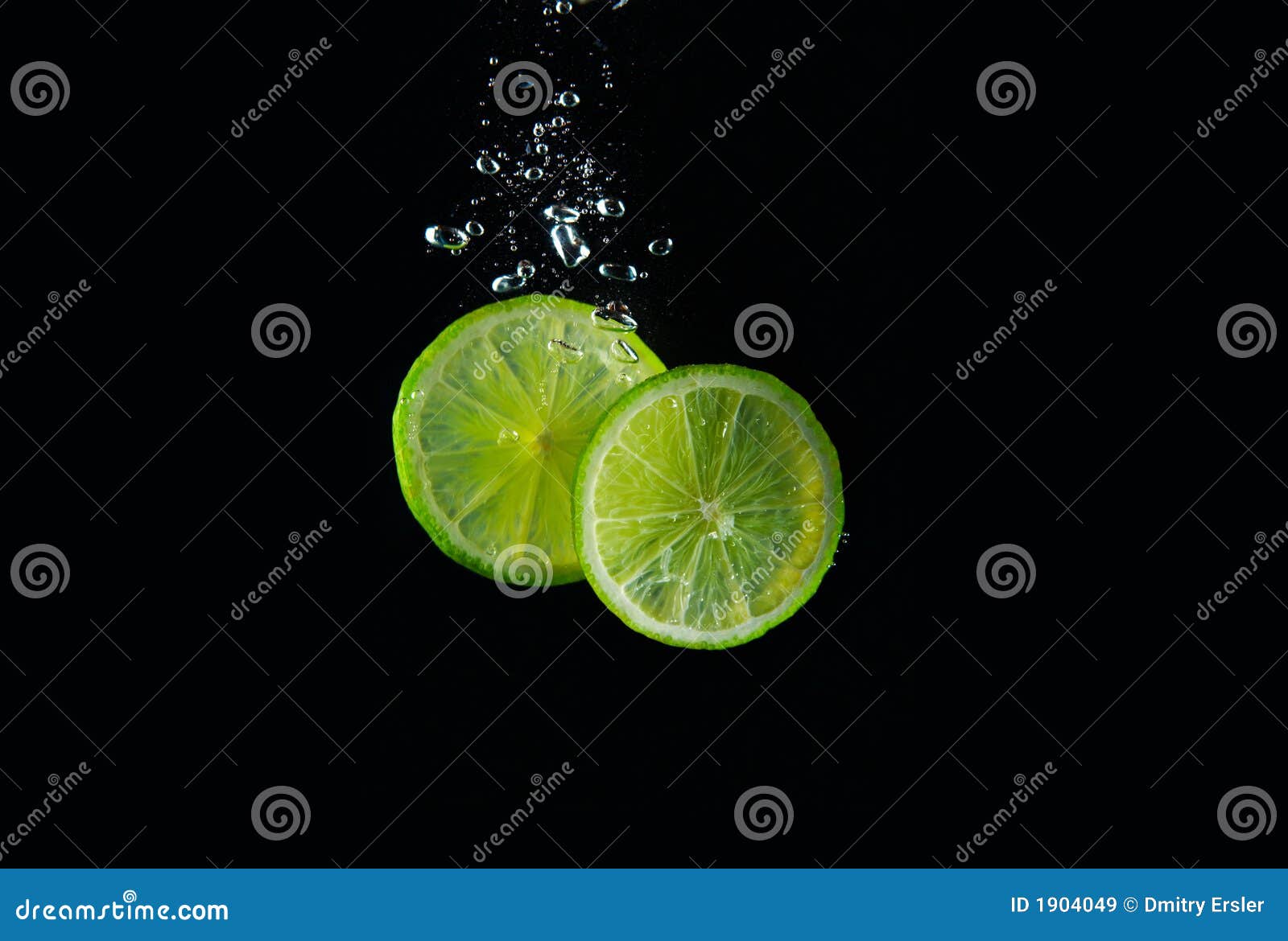 Kalk in water stock afbeelding. Image of cirkel, sappig - 1904049