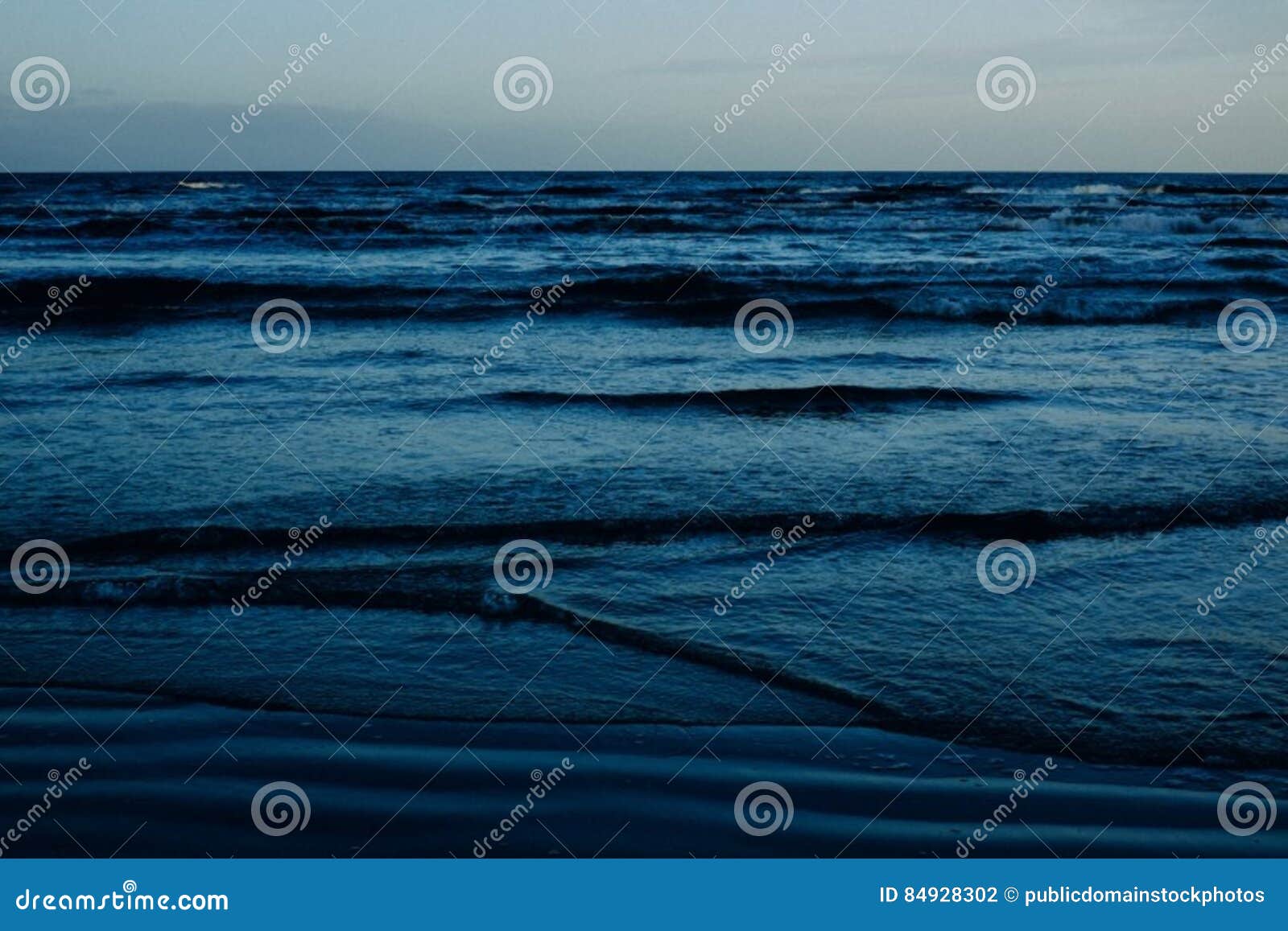 Kallt Vatten Bild. Bild: 84928302