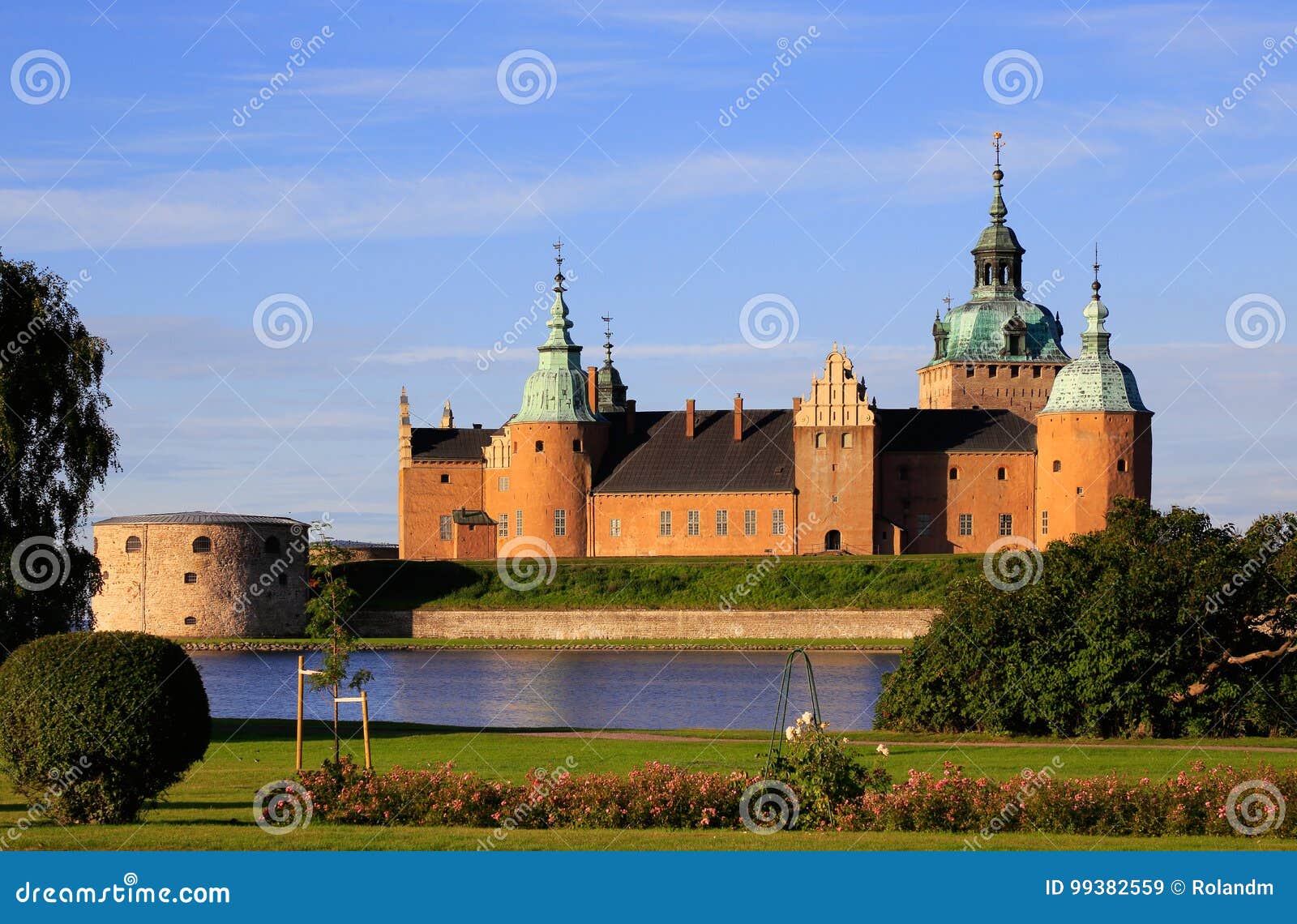 Kalmar slott fotografering för bildbyråer. Bild av turist - 99382559