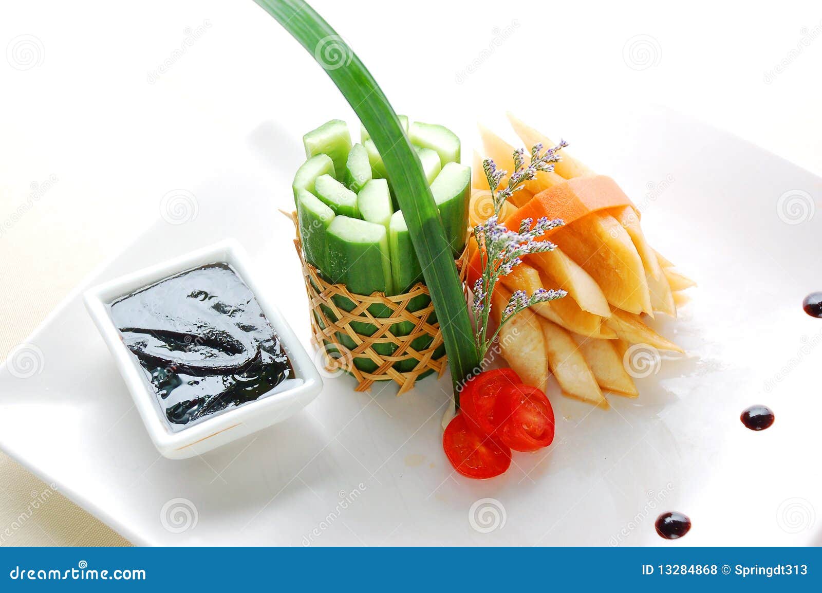 Kalte Gerichte Gekocht Durch Cuke, Karotte Stockfoto - Bild von küche ...