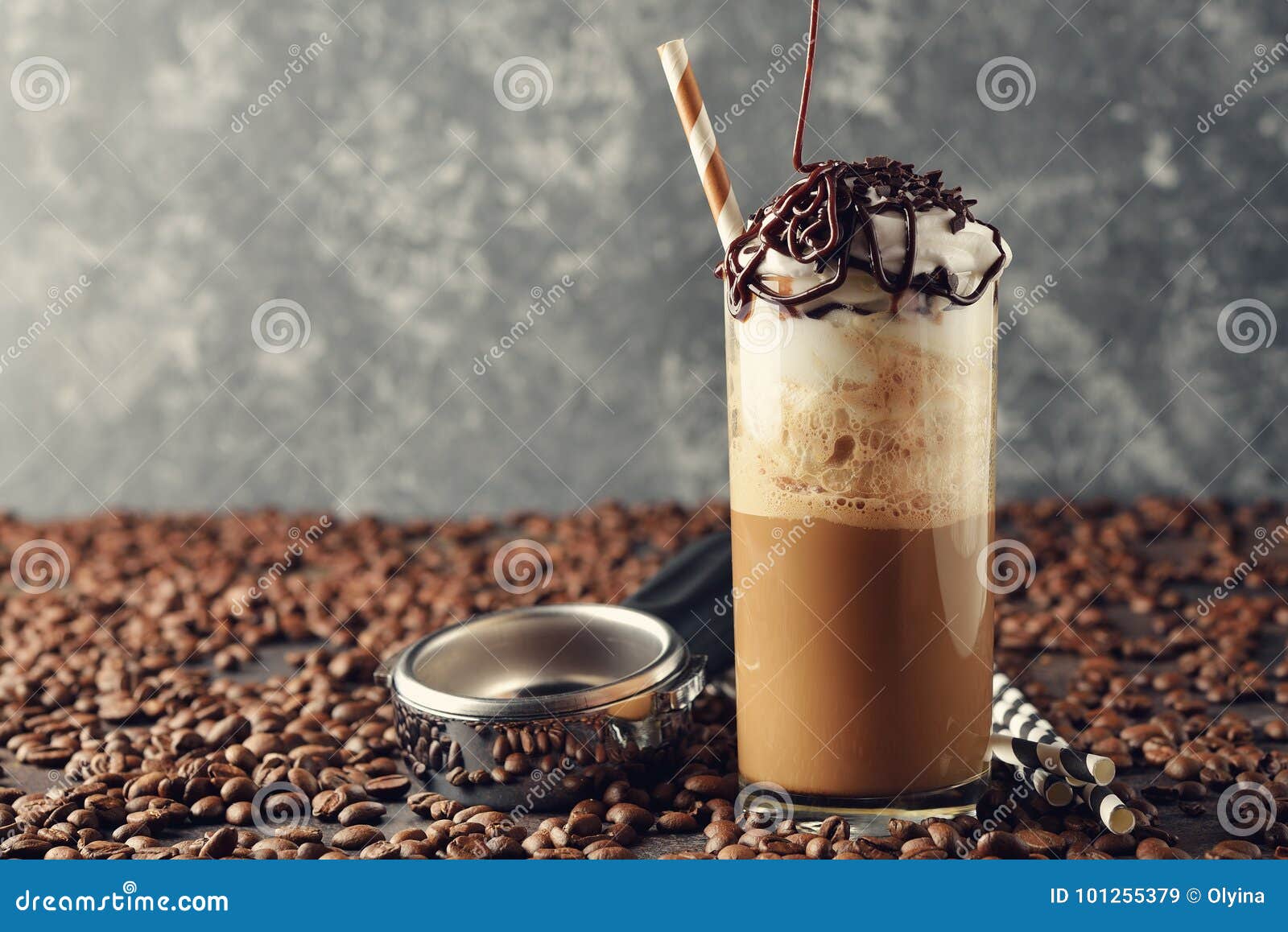 Kalter Frappe Kaffee Mit Sahne Stockbild - Bild von frech, kalt: 101255379