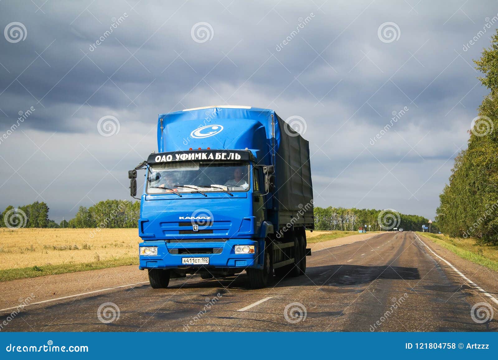 KAMAZ 65117 редакционное стоковое фото. изображение насчитывающей ...