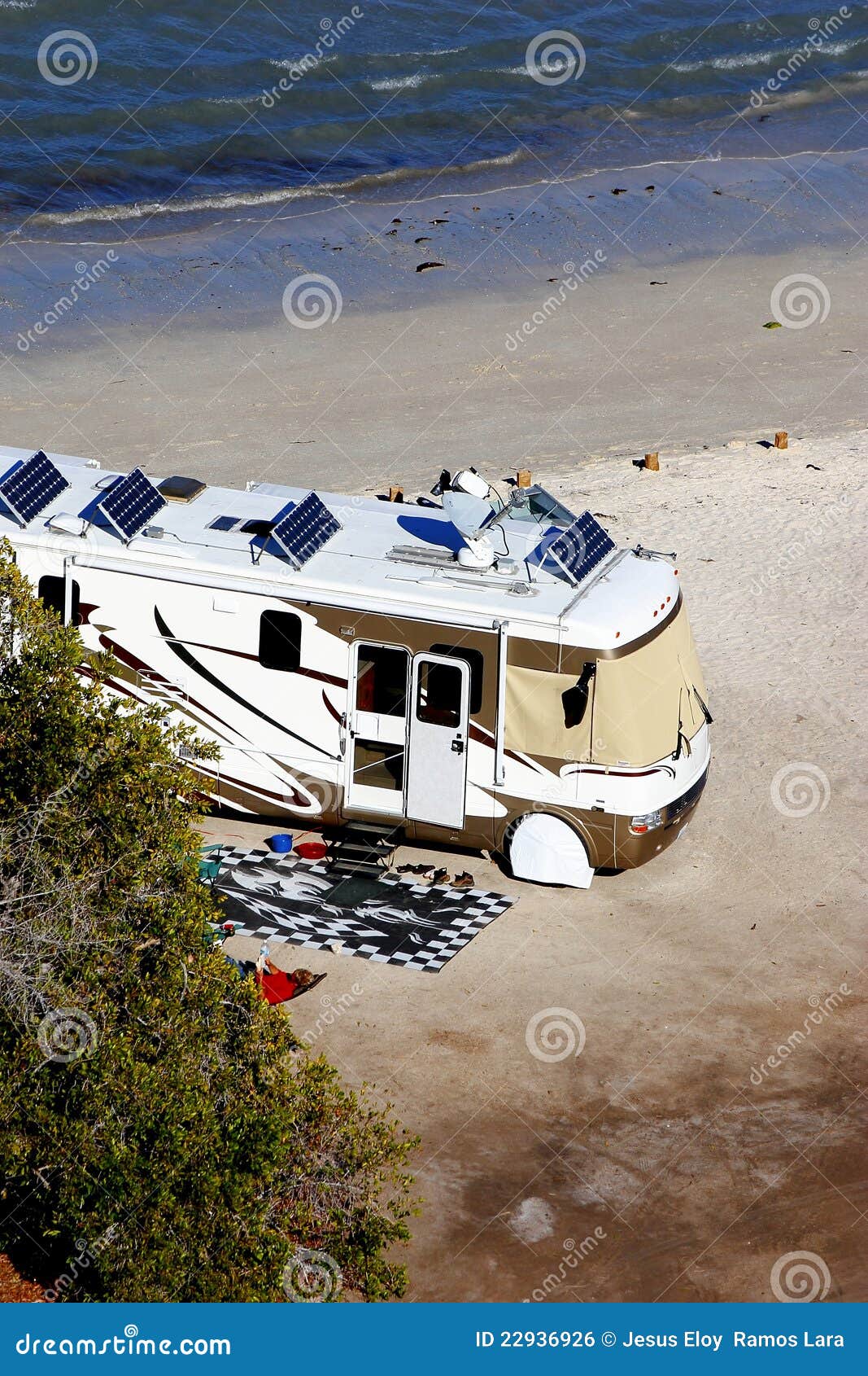 Kampeerauto II stock foto. Image of reizen, tropisch - 22936926