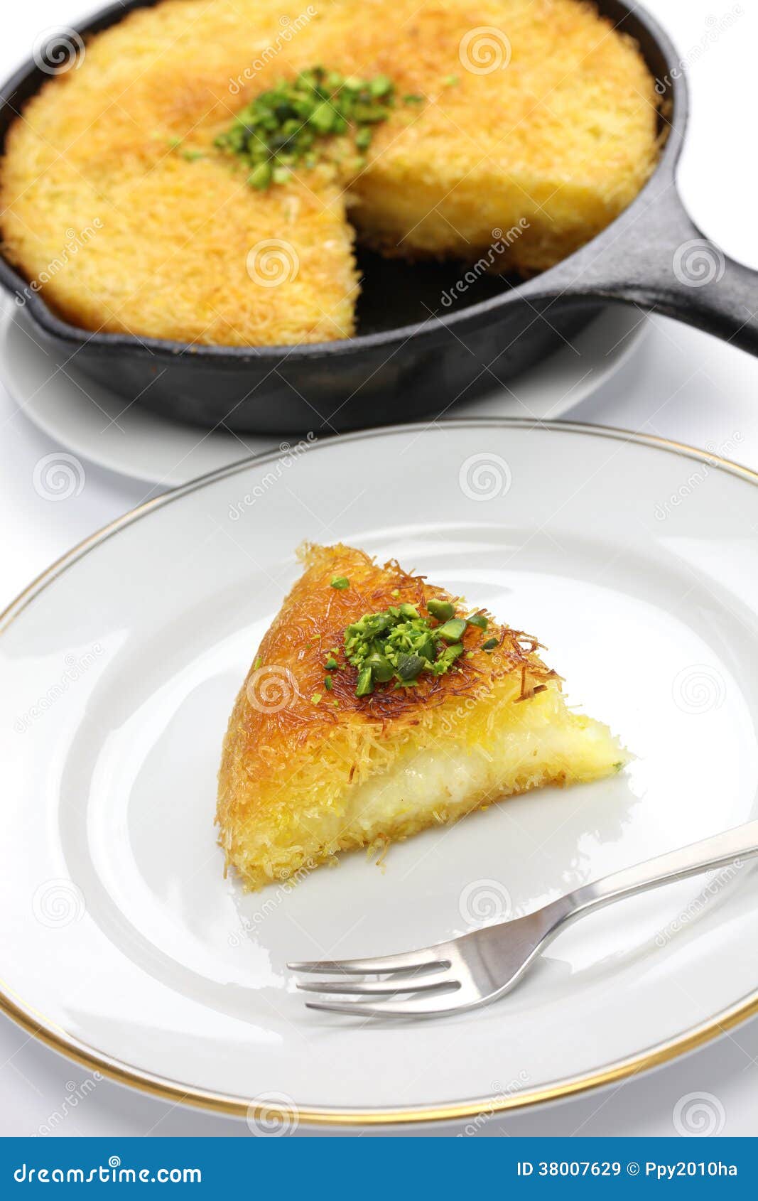 Kanafeh, arabic sweet stock image. Image of kadaif, cheese - 38007629