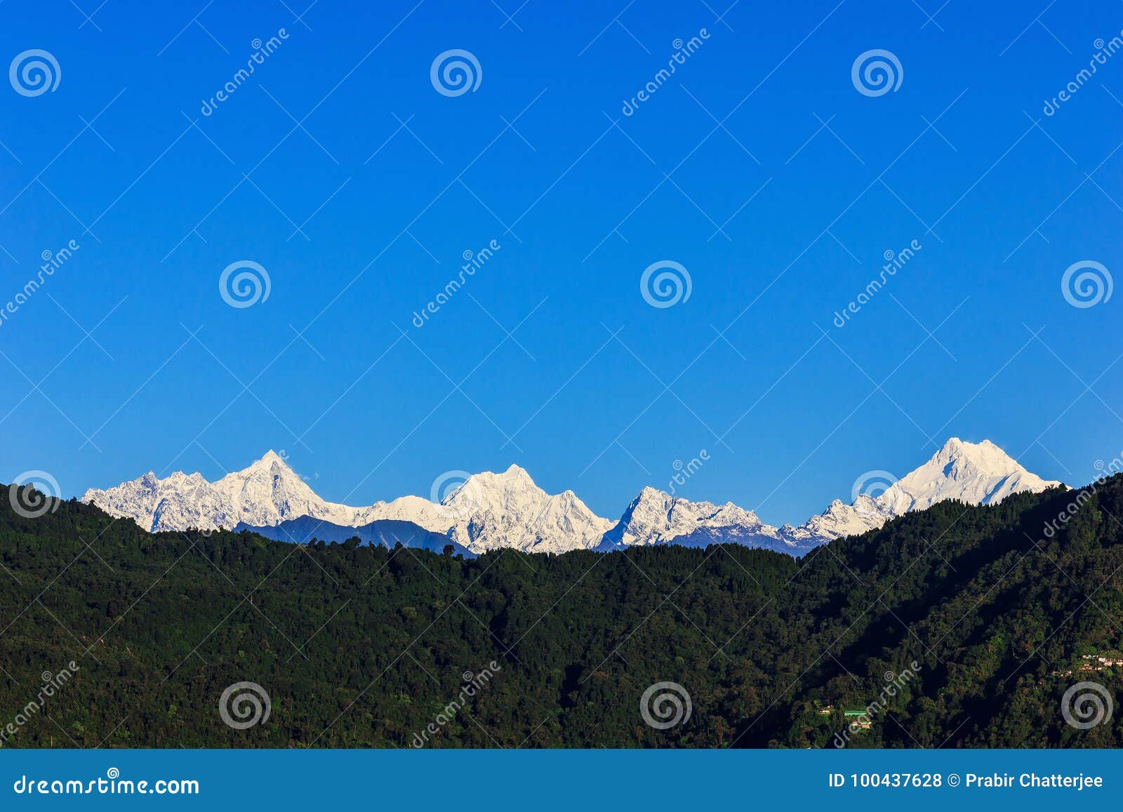 The Kanchenjunga Range stock photo. Image of mountain - 100437628