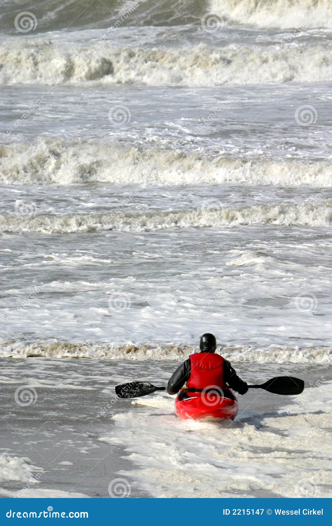 Kano in wild water stock afbeelding. Image of actief, strijd - 2215147