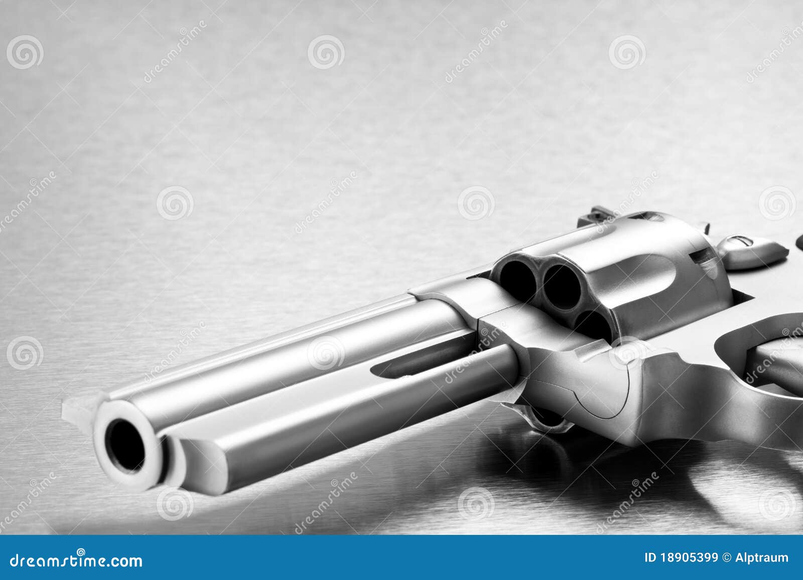 Kanon Op Metaal - Moderne Revolver Stock Afbeelding - Image of modern ...