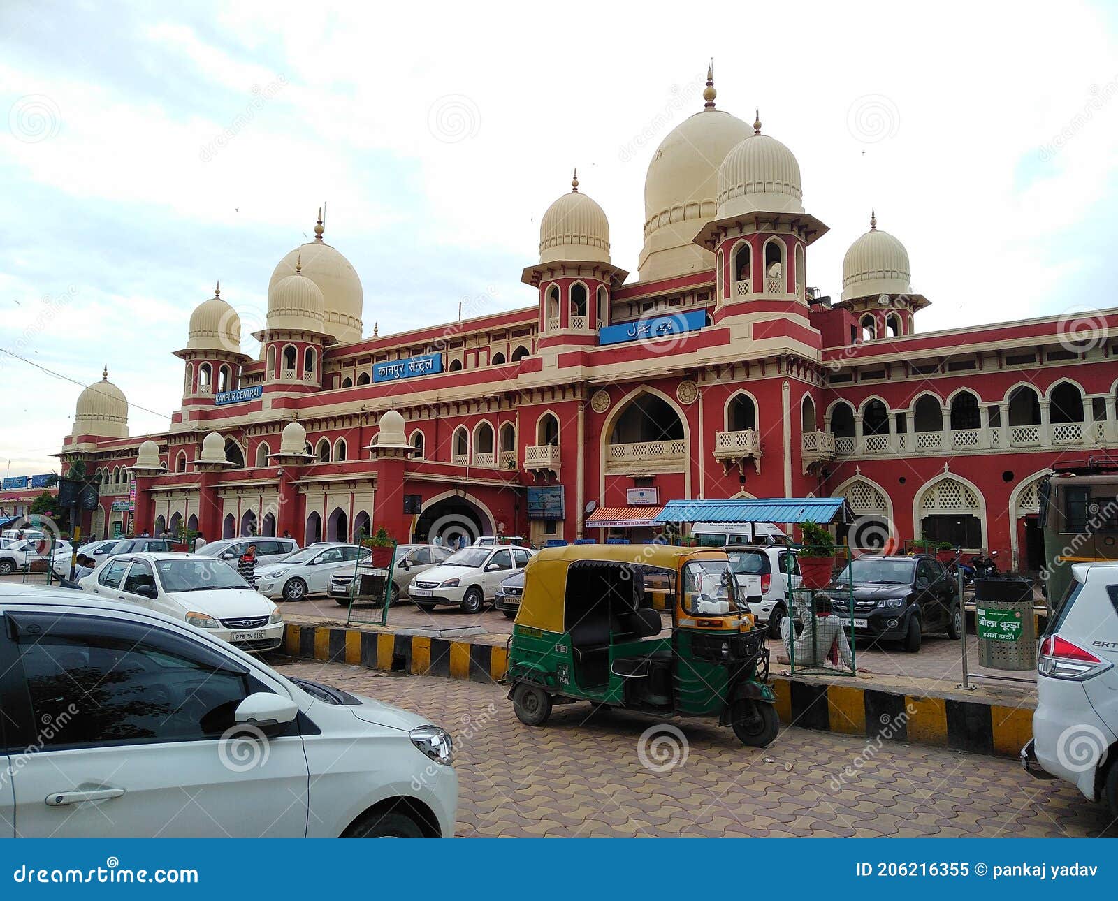 Kanpur railway station editorial image. Image of transport - 206216355
