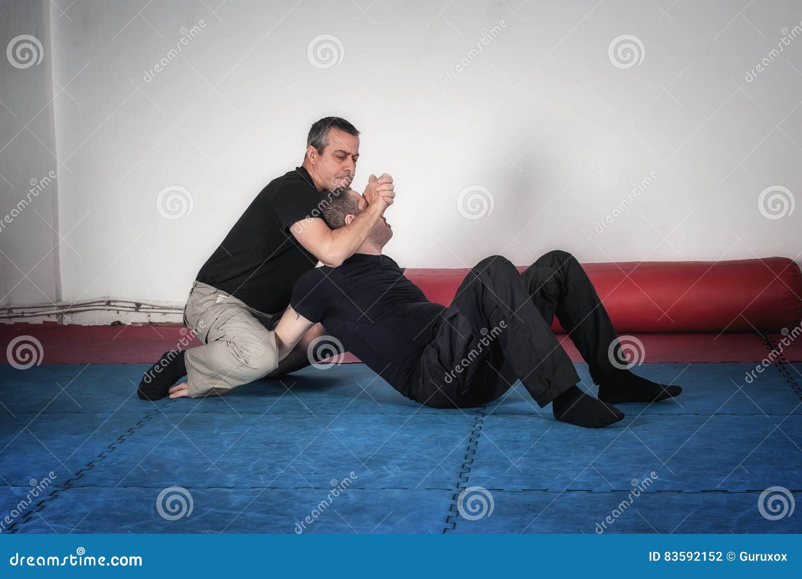 Kapap Instructor Demonstrates Choke Techniques Stock Photo - Image of ...